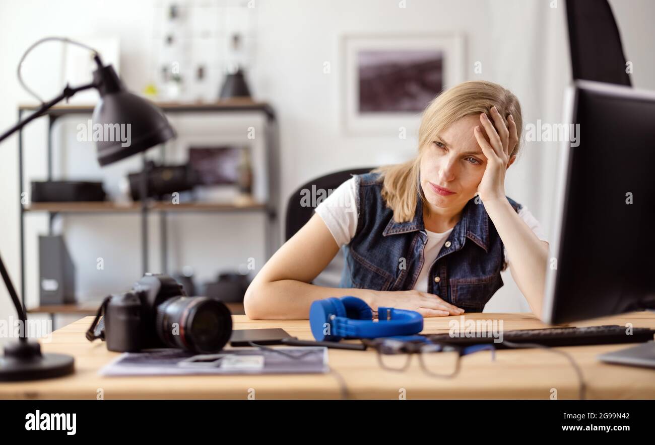 Tired photographer hi-res stock photography and images - Alamy