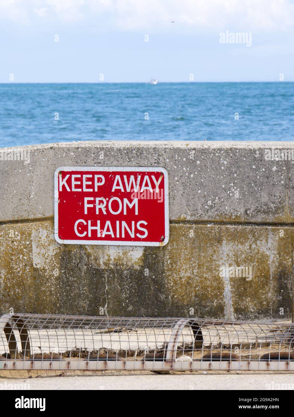 Red keep away from chains warning sign Sandbanks to Shell beach chain ...
