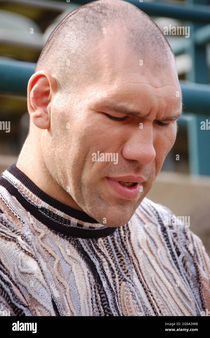 Nikolai valuev hi-res stock photography and images - Alamy