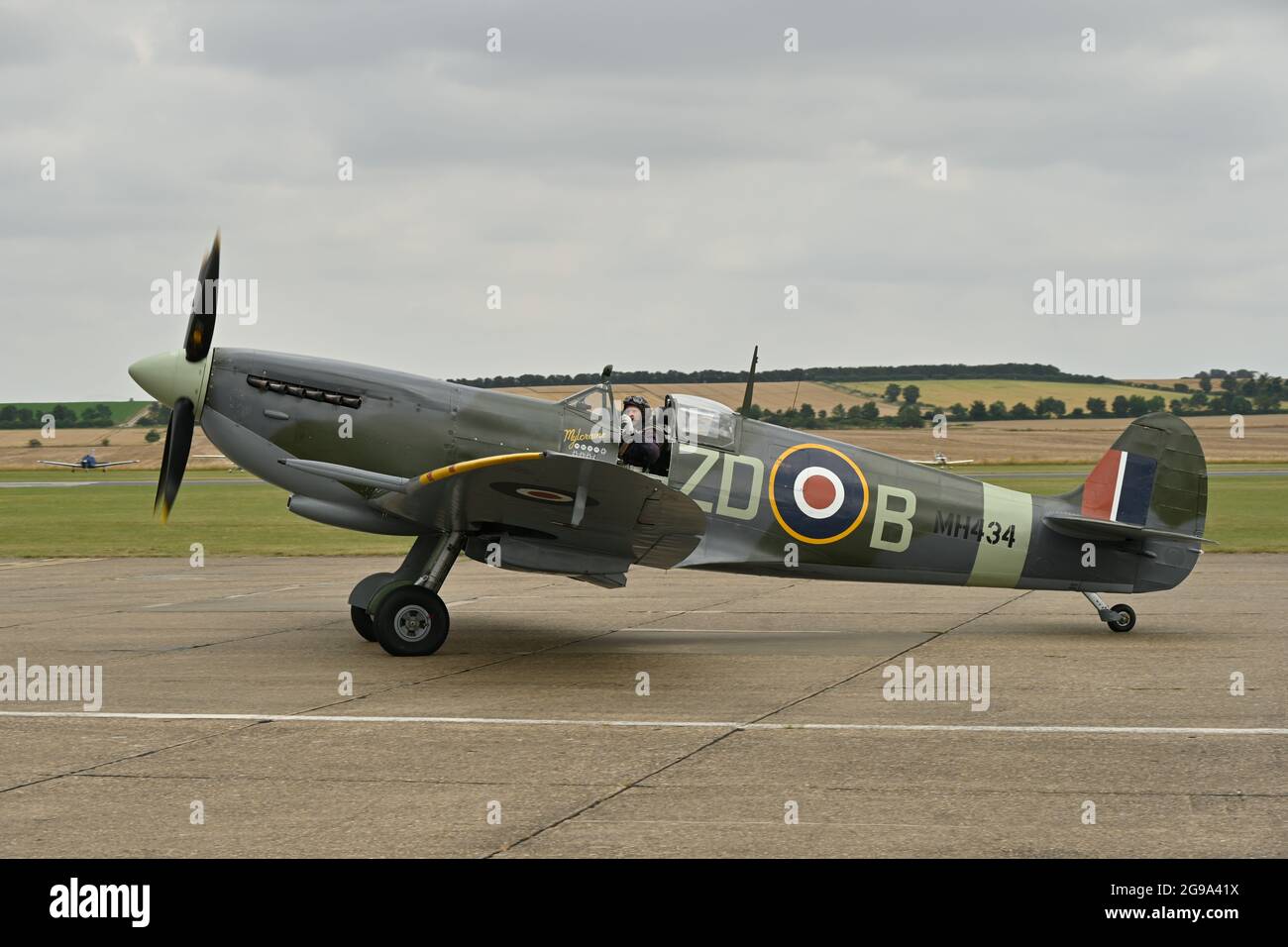 Ww2 raf pr spitfire hi-res stock photography and images - Alamy
