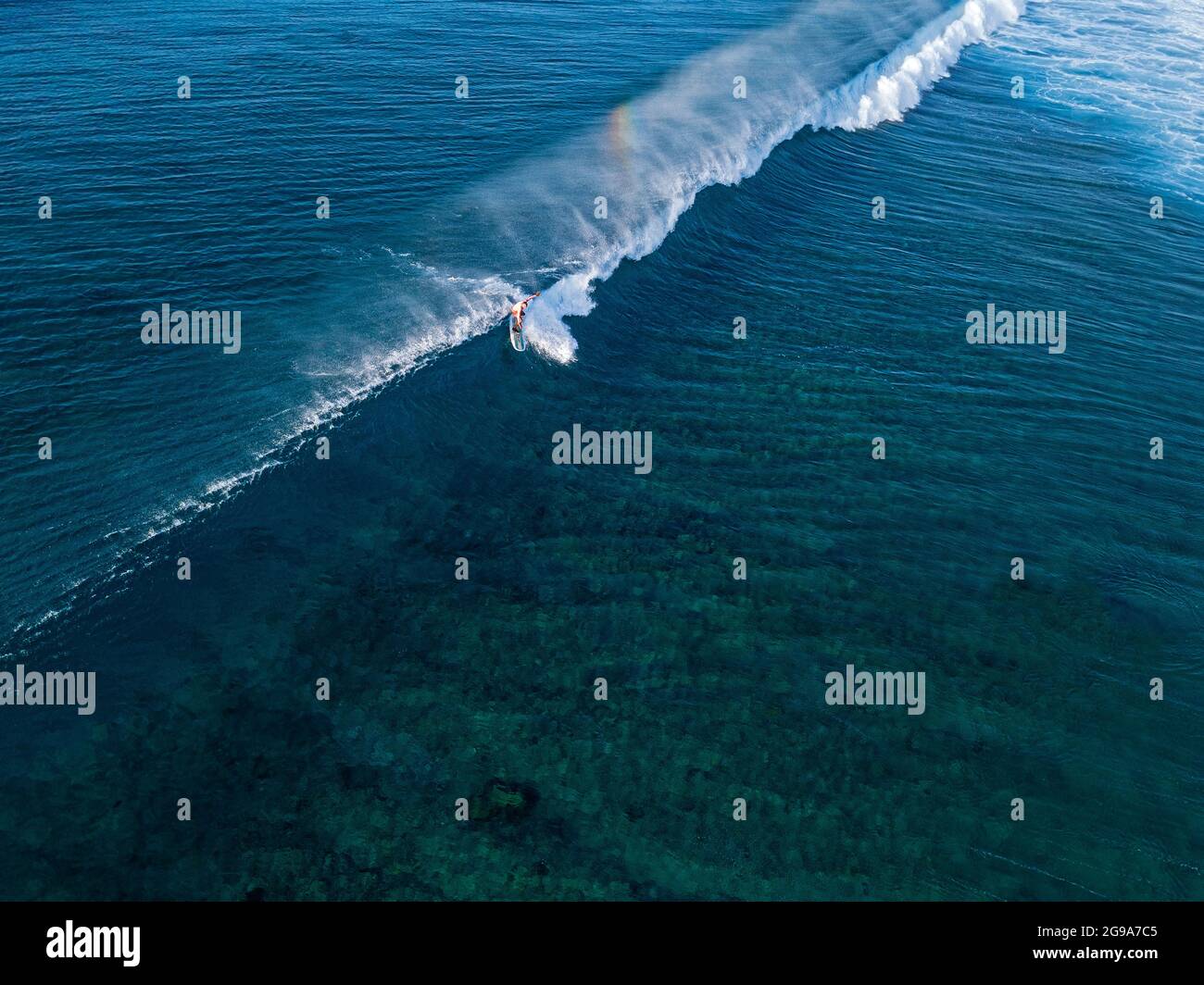 Aerial view of surfer hi-res stock photography and images - Alamy