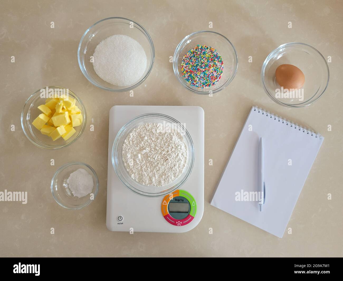 Cooking ingredients scale hi-res stock photography and images - Alamy