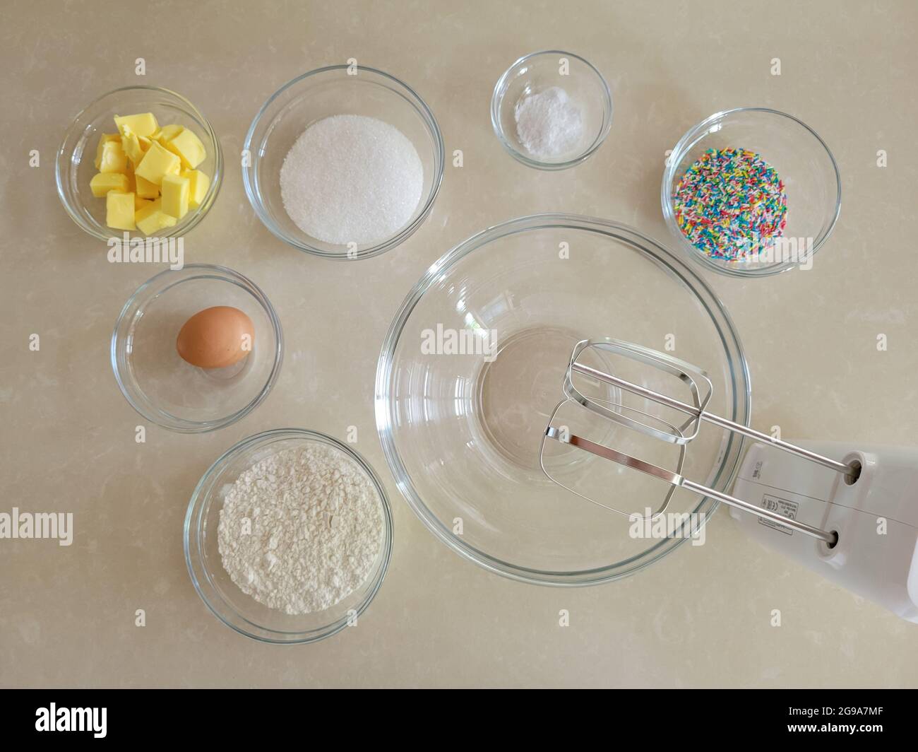Empty ingredient bowls hi-res stock photography and images - Alamy
