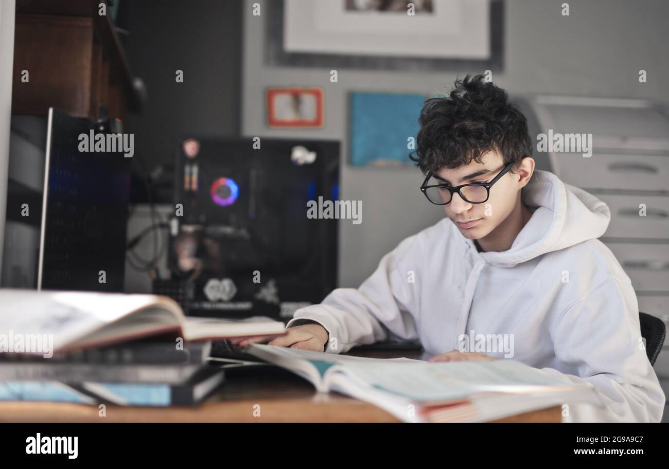 Boy computer study table hi-res stock photography and images - Alamy