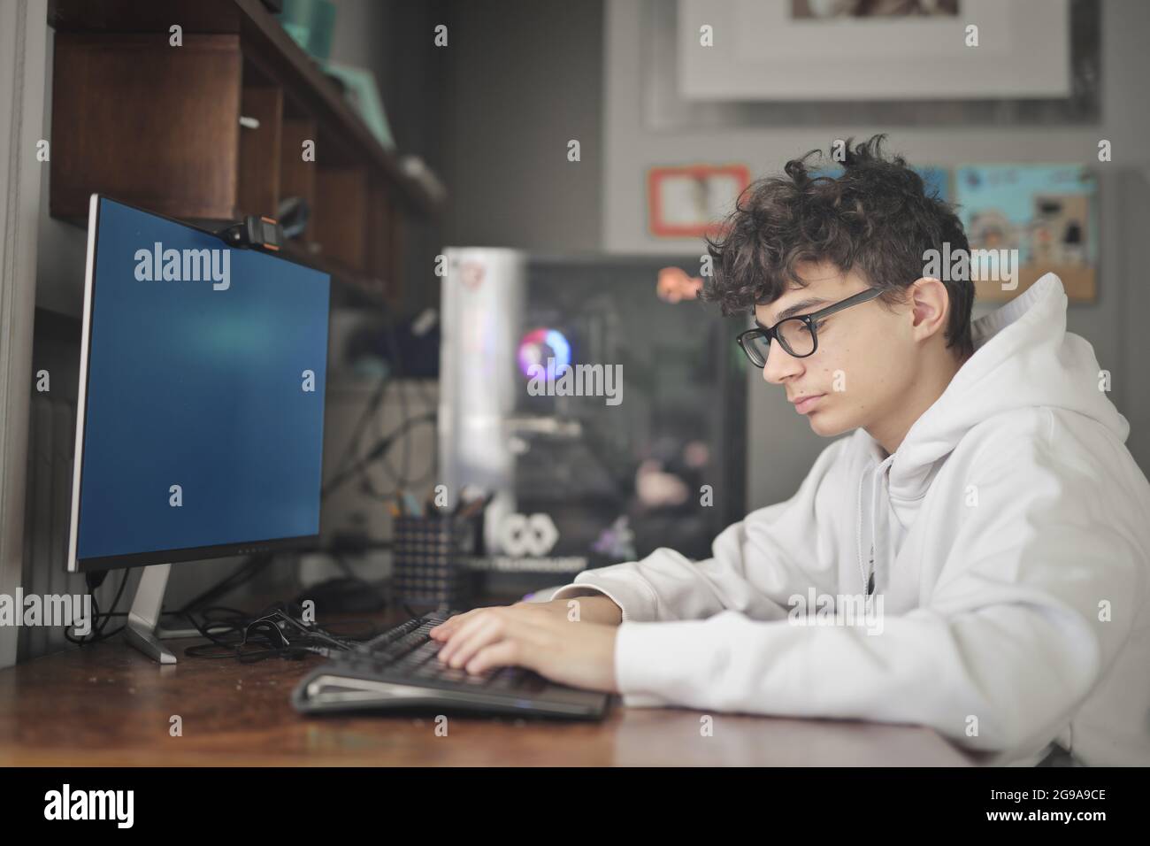Boy computer study table hi-res stock photography and images - Alamy
