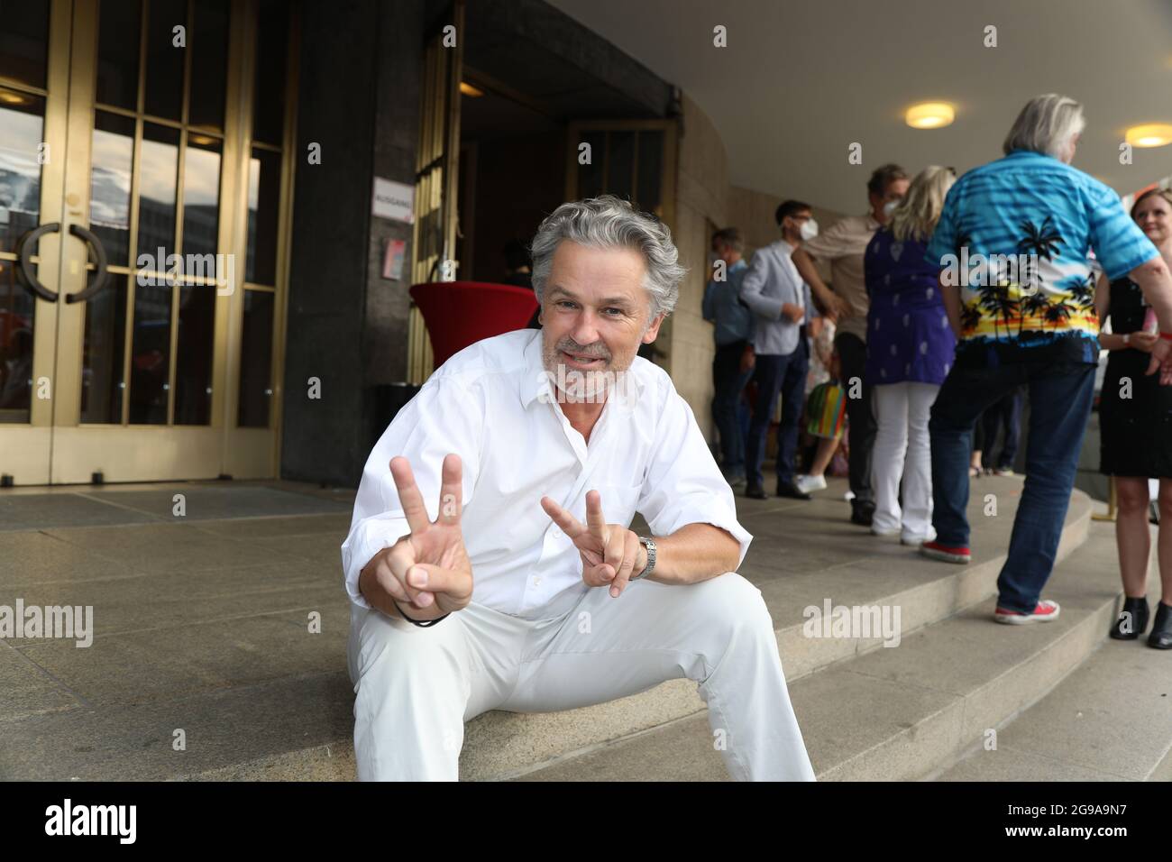 Timothy peach premiere hi-res stock photography and images - Alamy