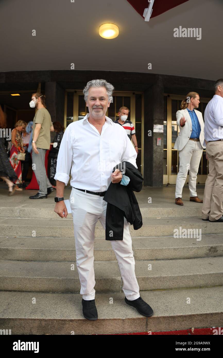 Timothy peach premiere hi-res stock photography and images - Alamy