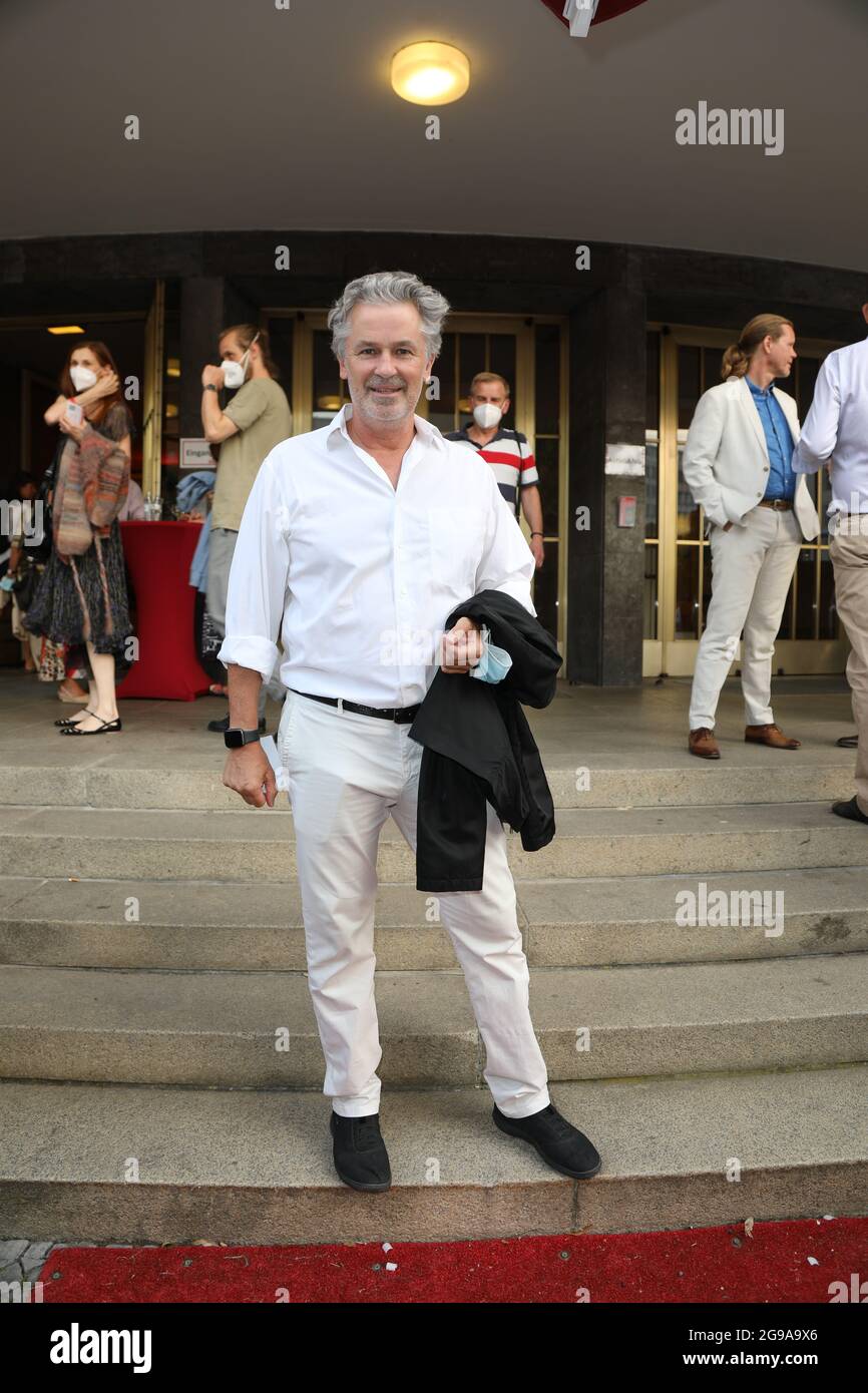 Timothy peach premiere hi-res stock photography and images - Alamy