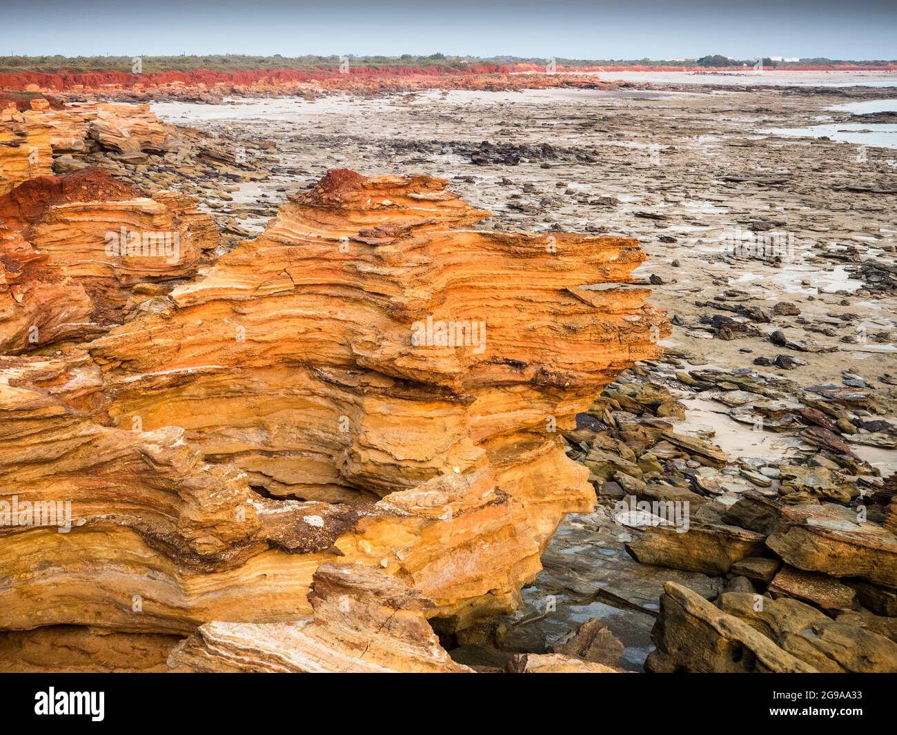 Low tide and orange cliffs, Reddell Beach, Broome, Kimberley, Western ...