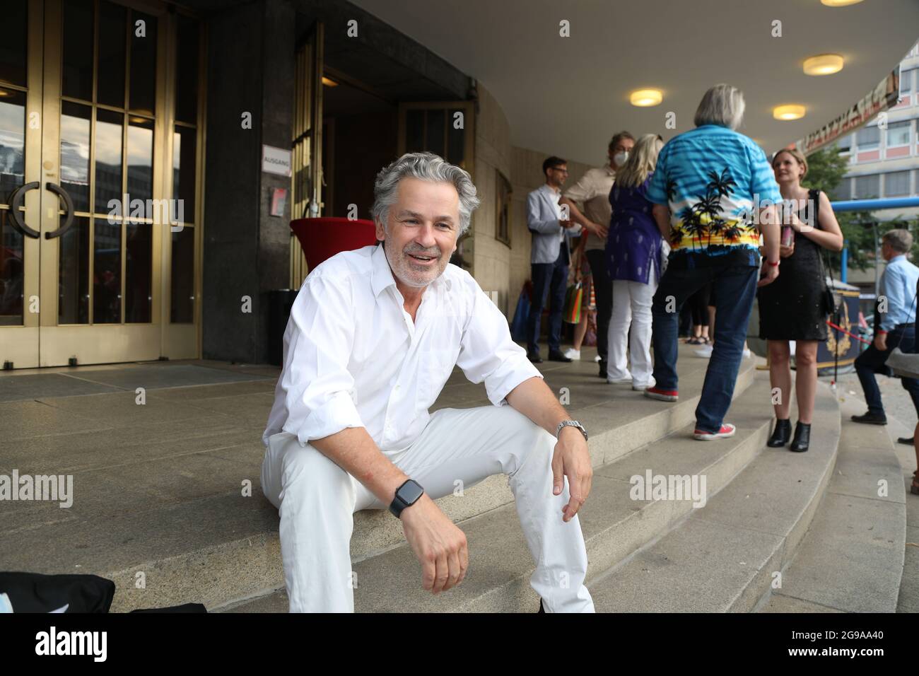 Timothy peach premiere hi-res stock photography and images - Alamy