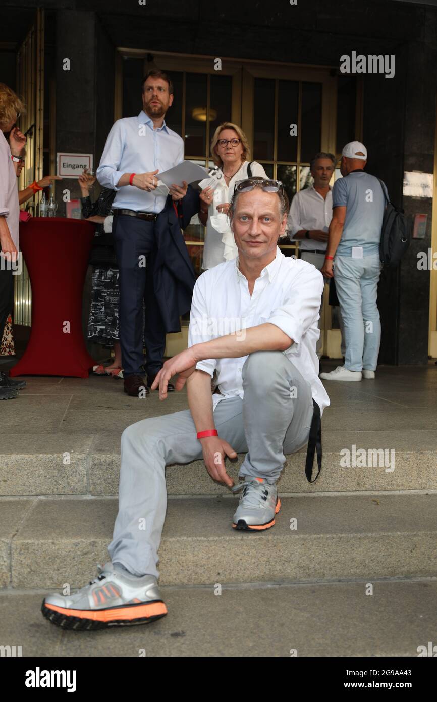 Victor schefe hi-res stock photography and images - Alamy