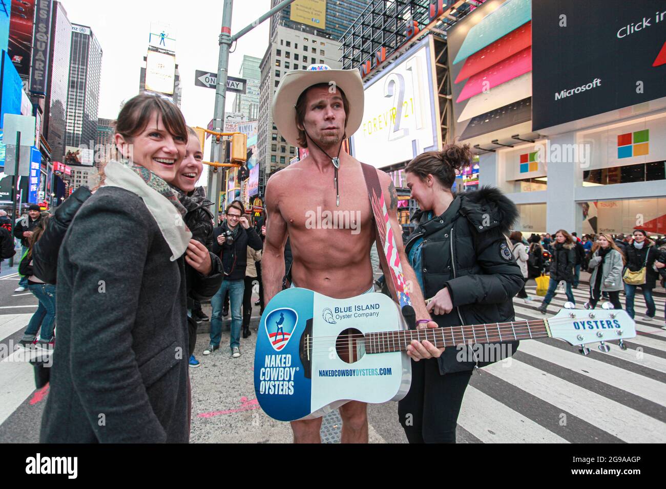 Cowboy time square hi-res stock photography and images - Alamy