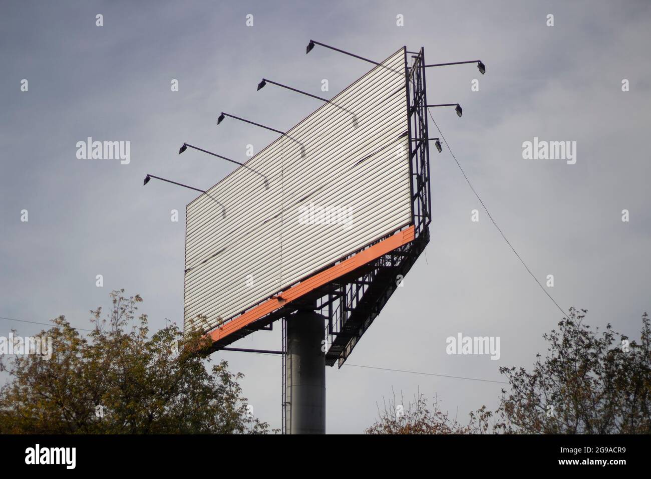 Large outdoor advertising structure hi-res stock photography and images ...