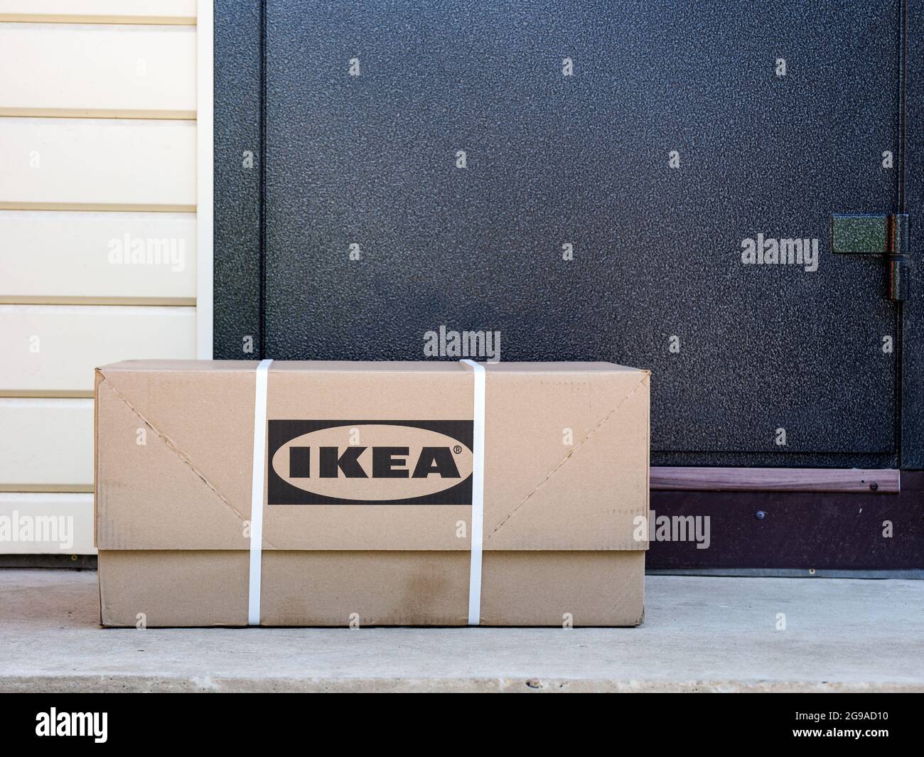 Ikea box hi-res stock photography and images - Alamy