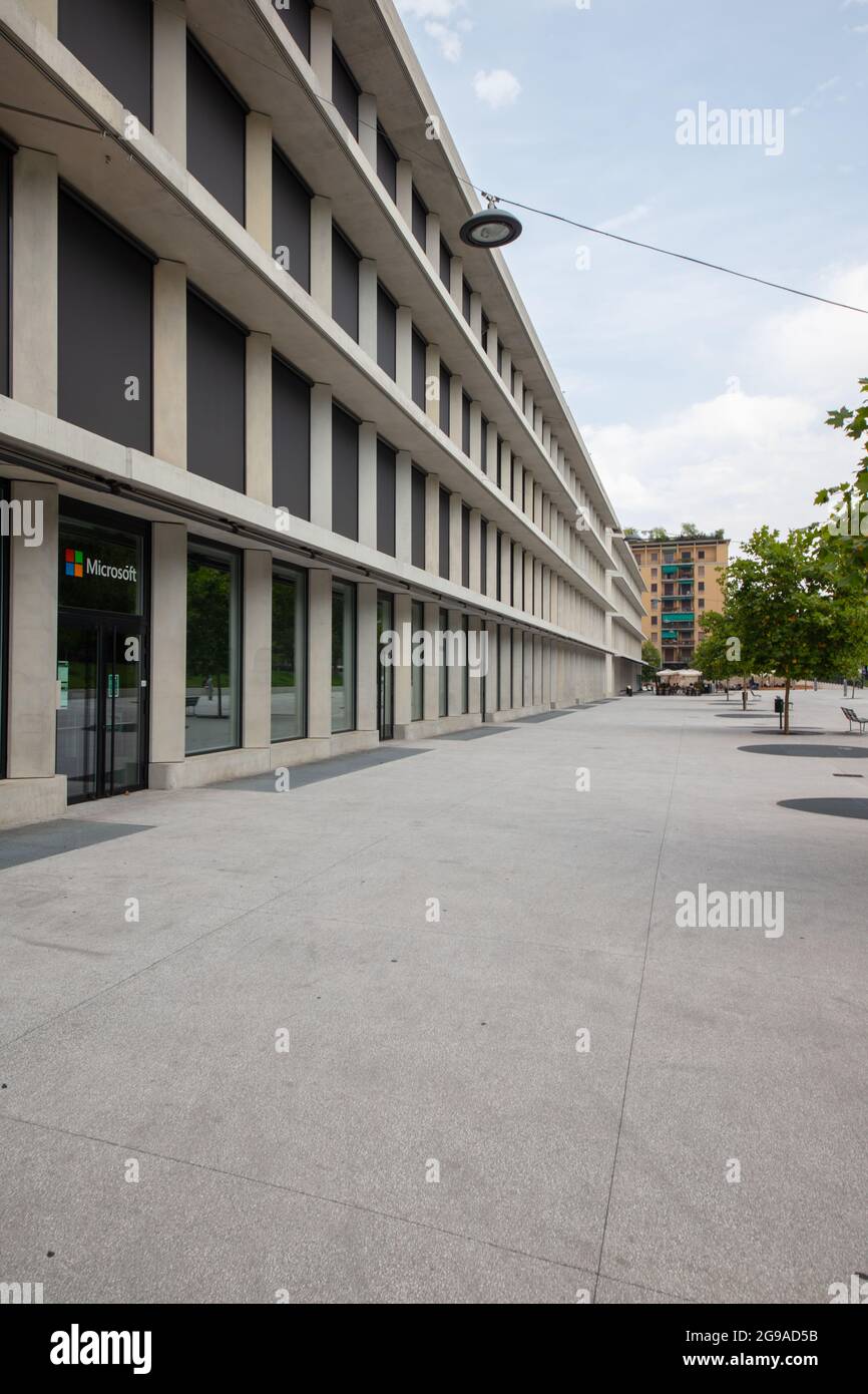 Microsoft advertising image hi-res stock photography and images - Alamy