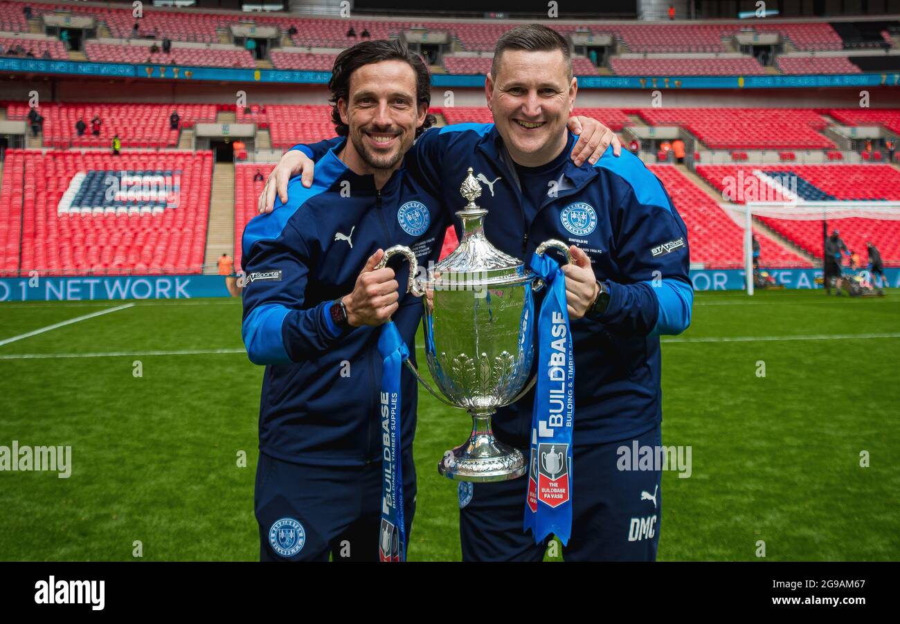 Buildbase FA Vase 2020/21 Final, Binfield v Warrington Rylands, Wembley ...
