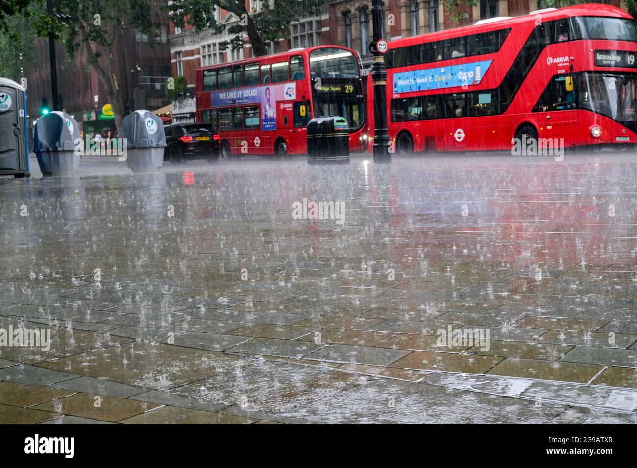 London flooding 2021 hi-res stock photography and images - Alamy