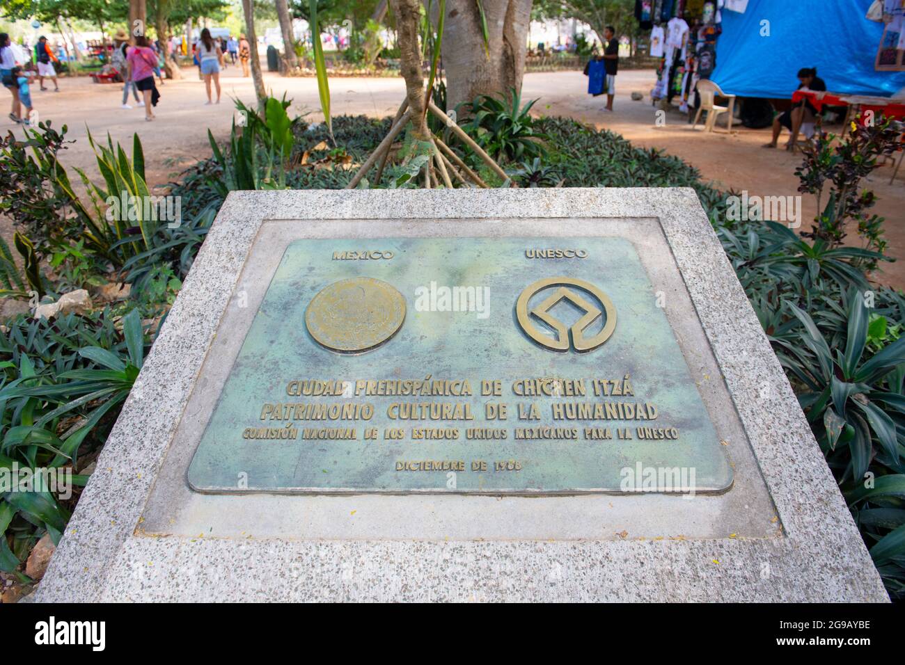 UNESCO sign of Chichen Itza archaeological site in Yucatan, Mexico ...