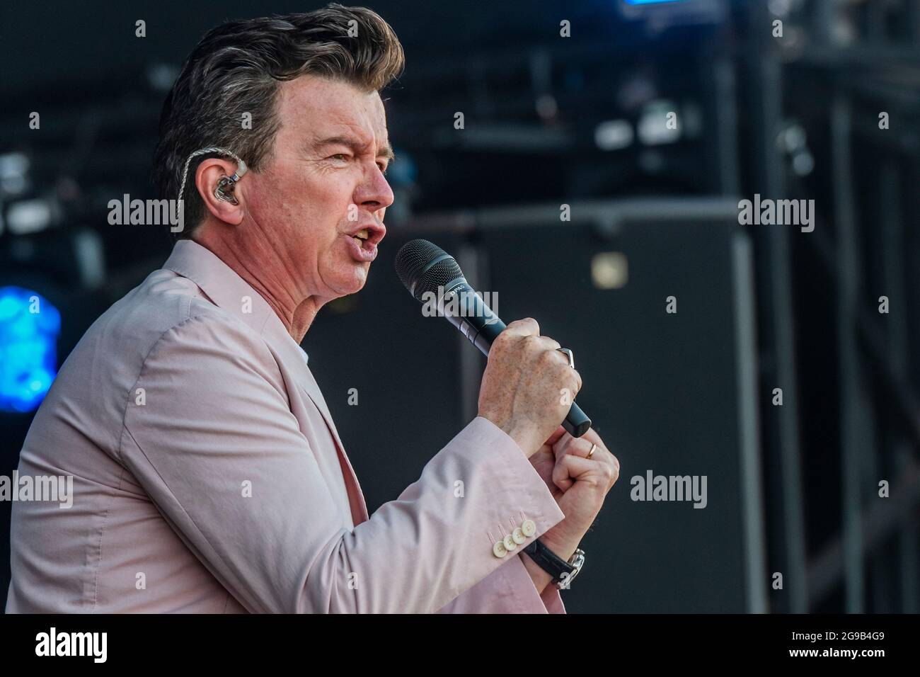 Henham Park, Suffolk, UK. 25th July, 2021. Rick Astley plays the ...