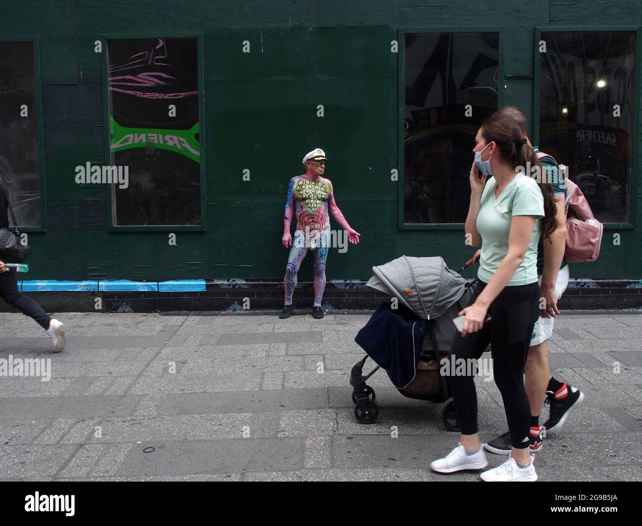 New york body paint 2021 hi-res stock photography and images - Alamy