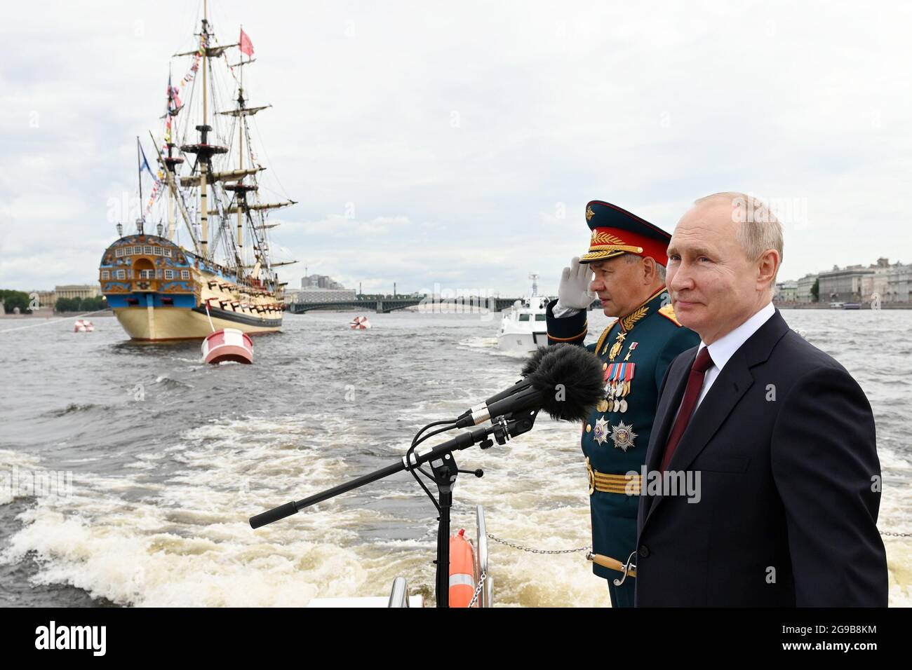 Vladimir Putin Gun High Resolution Stock Photography and Images - Alamy