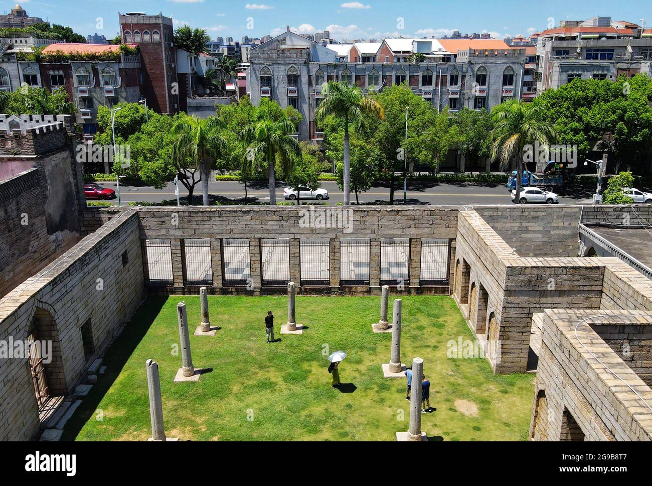 (210725) -- QUANZHOU, July 25, 2021 (Xinhua) -- Aerial photo taken on ...