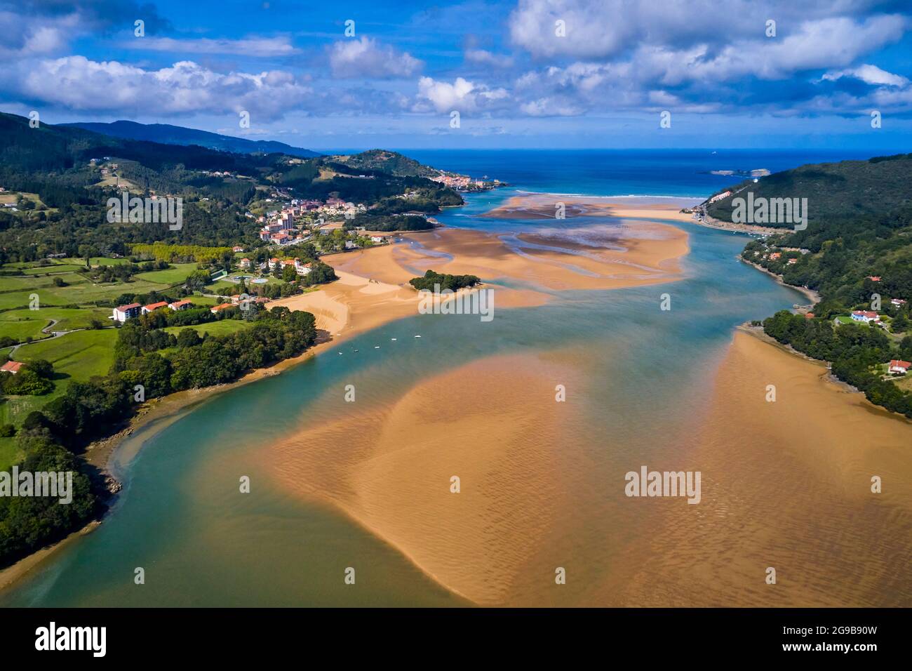 Mundaka spain hi-res stock photography and images - Alamy
