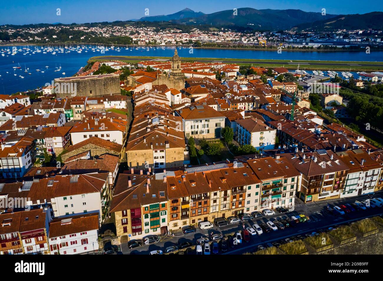 Spain, Basque Country, Guipuscoa, Hondarribia, ramparts of the old town ...