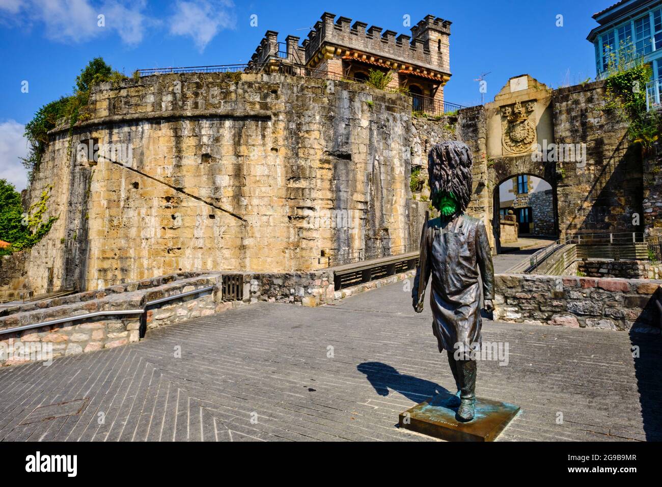 Spain, Basque Country, Guipuscoa, Hondarribia, ramparts of the old town ...