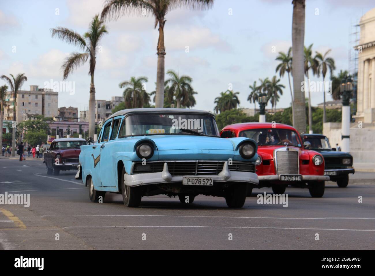 Soviet cars havana hi-res stock photography and images - Alamy