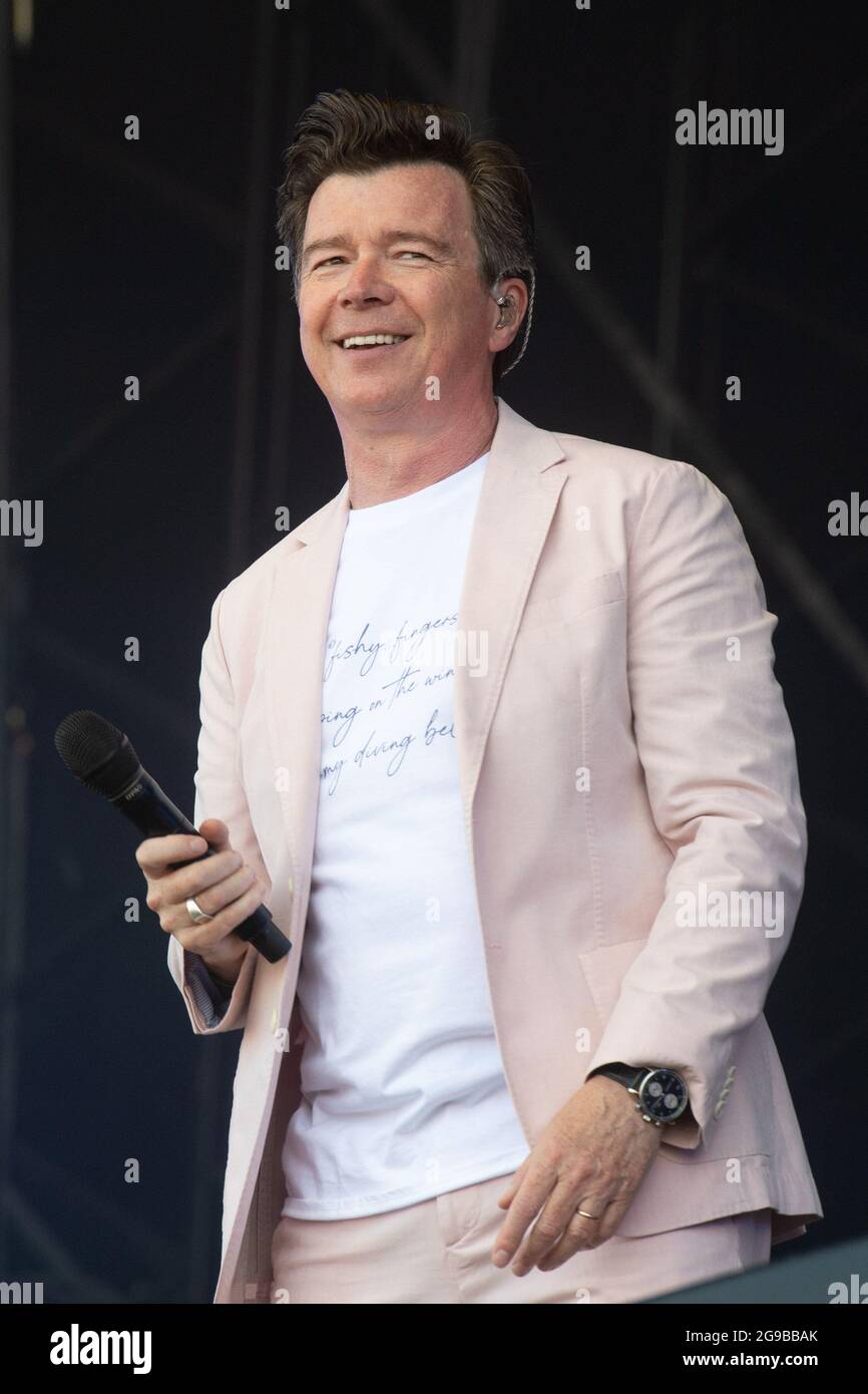 Southwold, UK. 25 July 2021. Rick Astley performing on the third day of ...