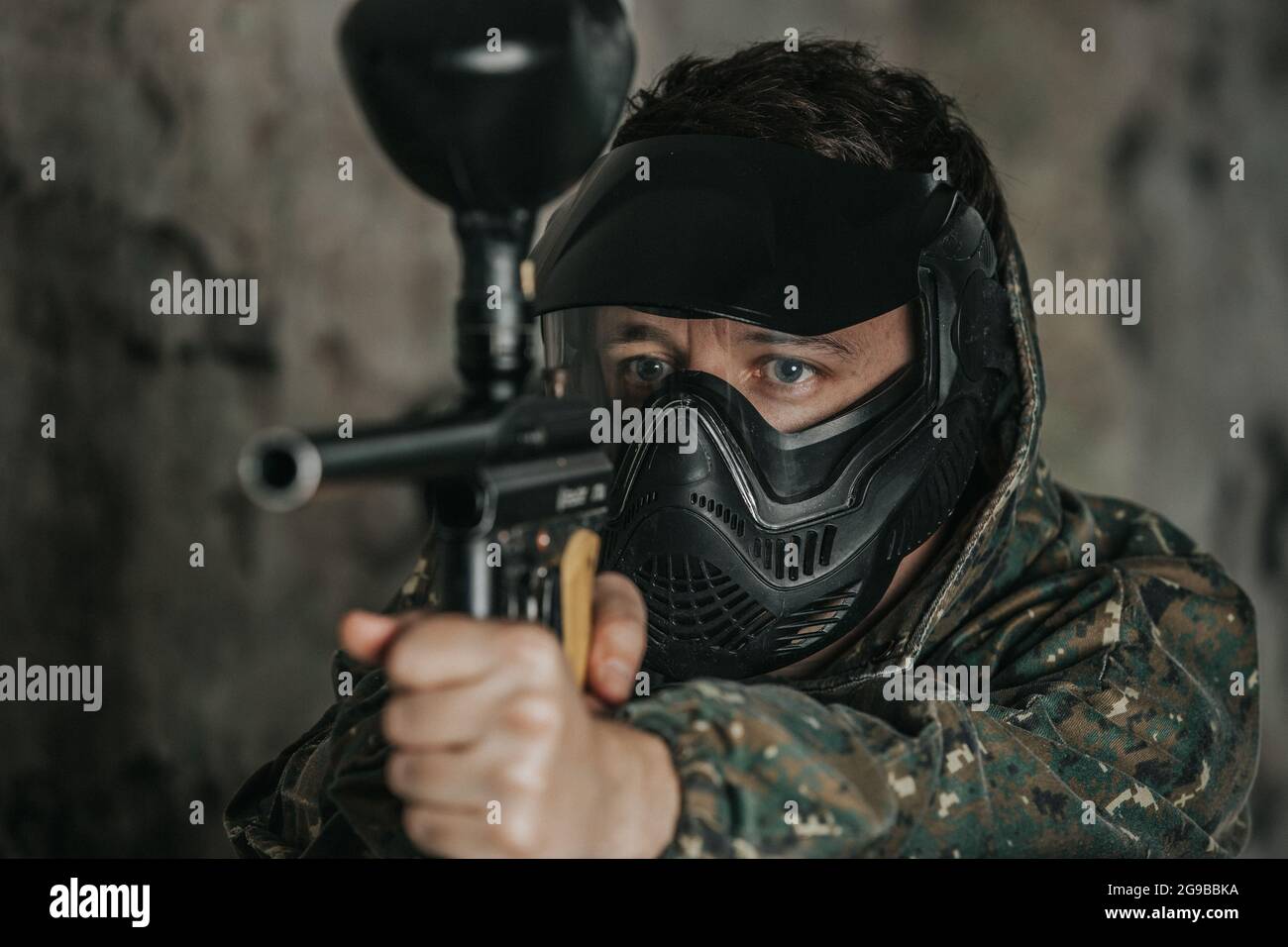 Paintball player silhouette hi-res stock photography and images - Alamy