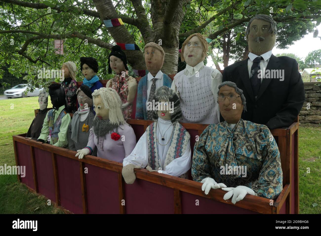 Trial Jury prisoner sentence people watching waiting crime crimes ...