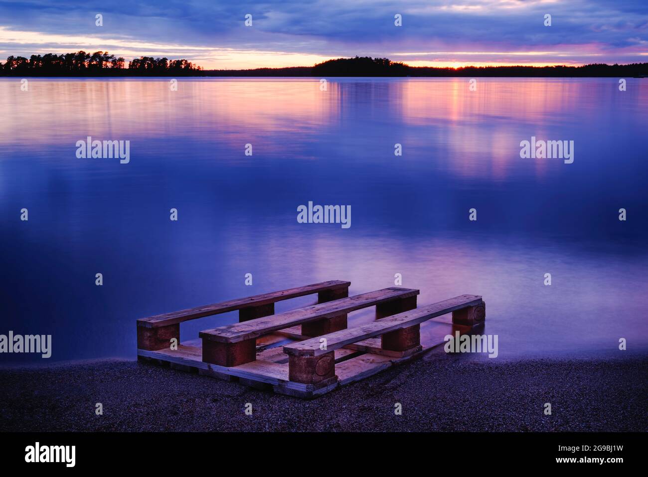 Natural pallet hi-res stock photography and images - Alamy