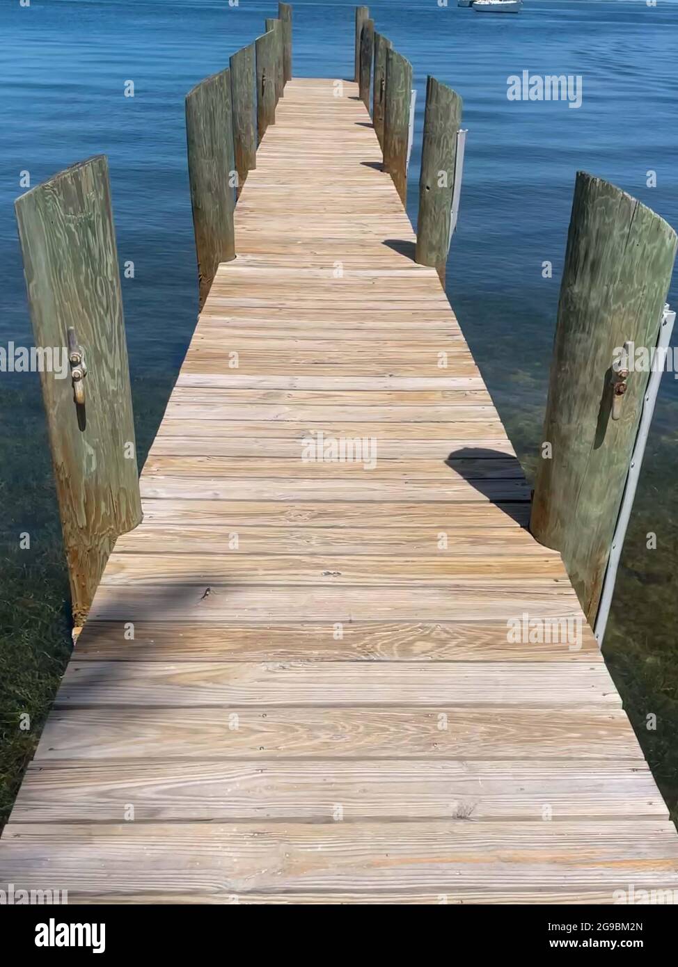 Shore blue brown hi-res stock photography and images - Alamy