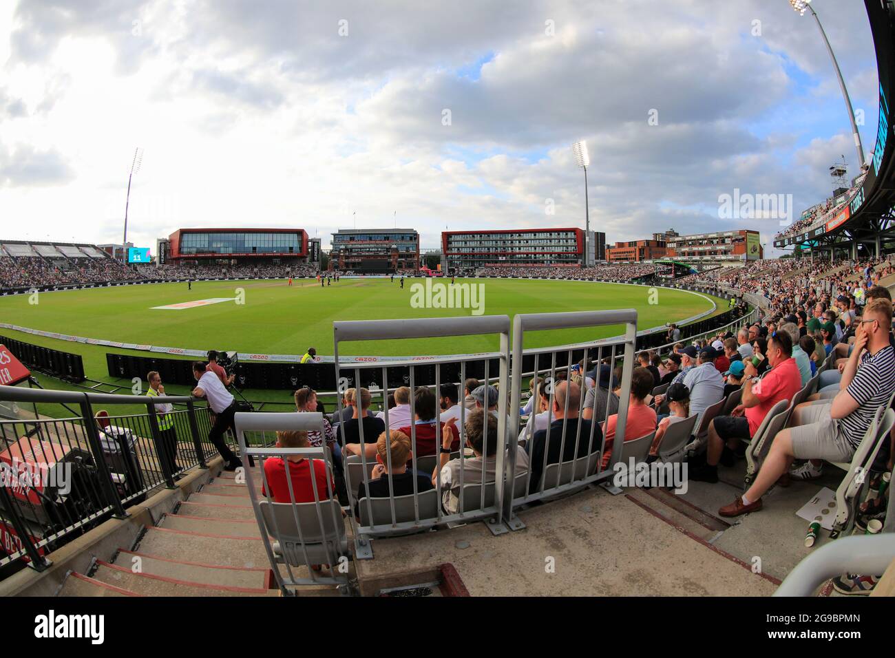 The hundred crowd cricket hi-res stock photography and images - Alamy