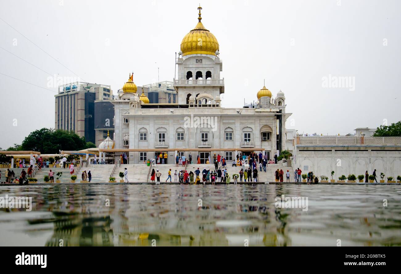 Asia india bangla sahib sikhs hi-res stock photography and images - Alamy