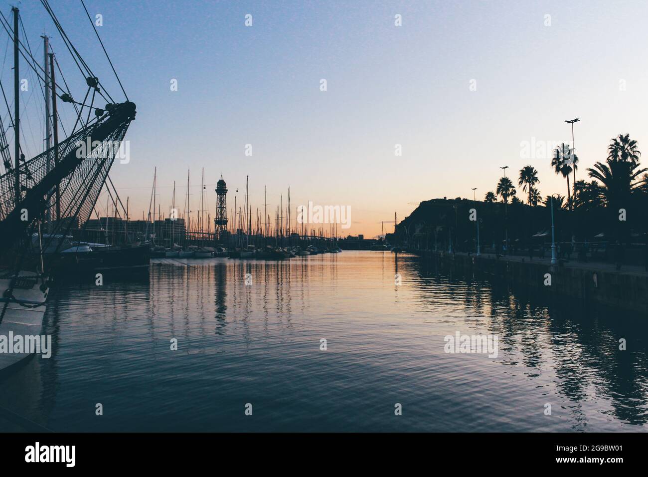 Luxury yachts at marina port vell barcelona hi-res stock photography ...