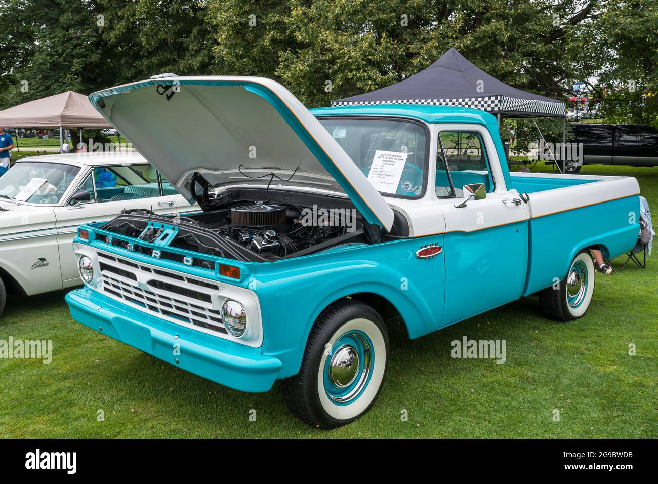 1965 ford f100 hi-res stock photography and images - Alamy