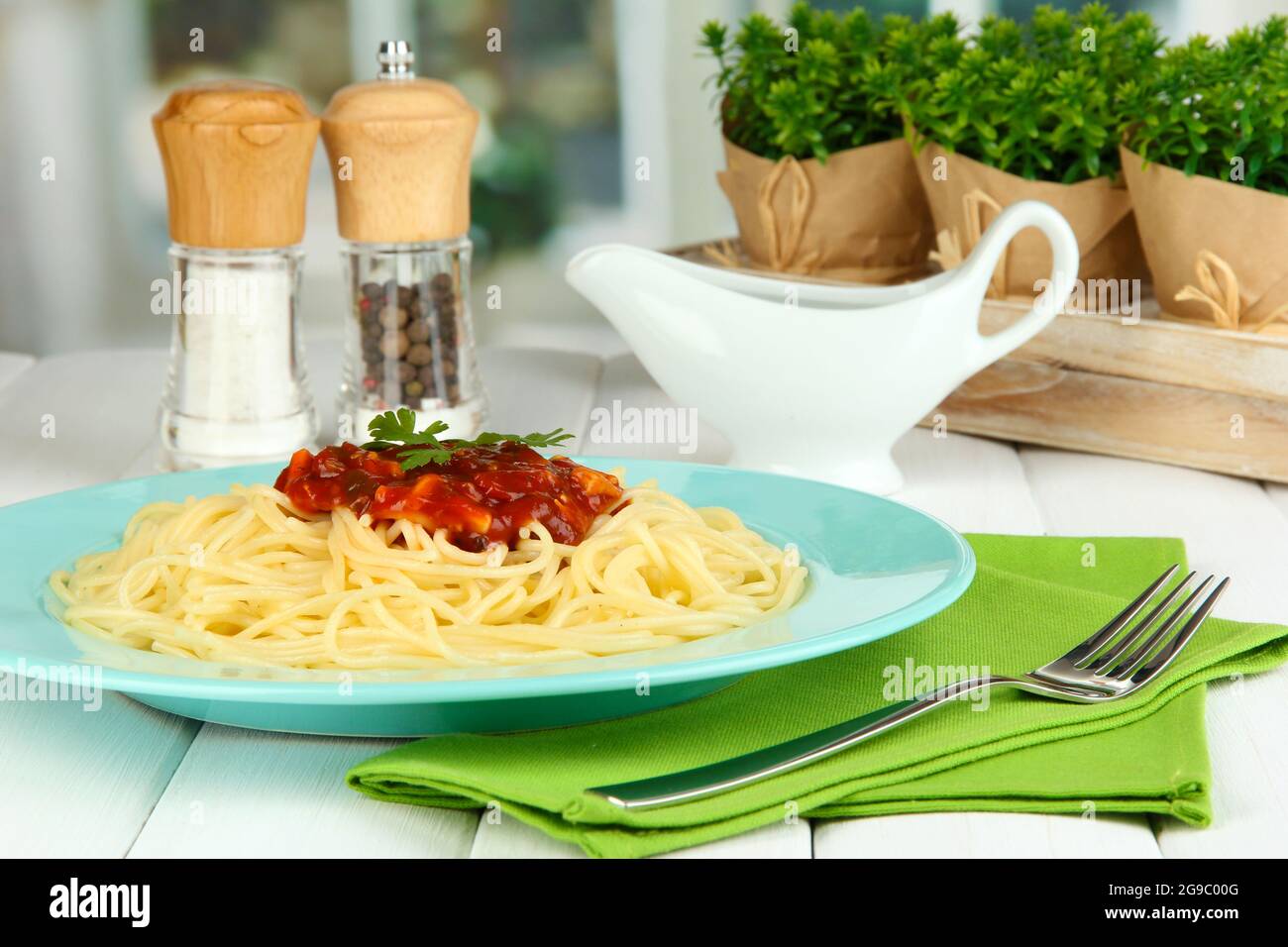 Italian spaghetti served in cafe Stock Photo - Alamy