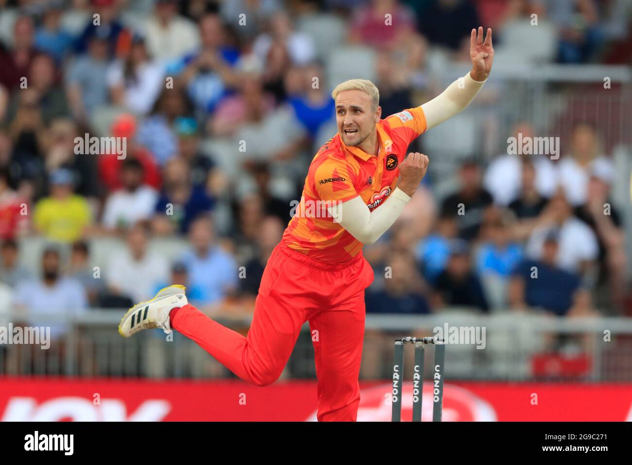 Liam livingstone bowling hi-res stock photography and images - Alamy