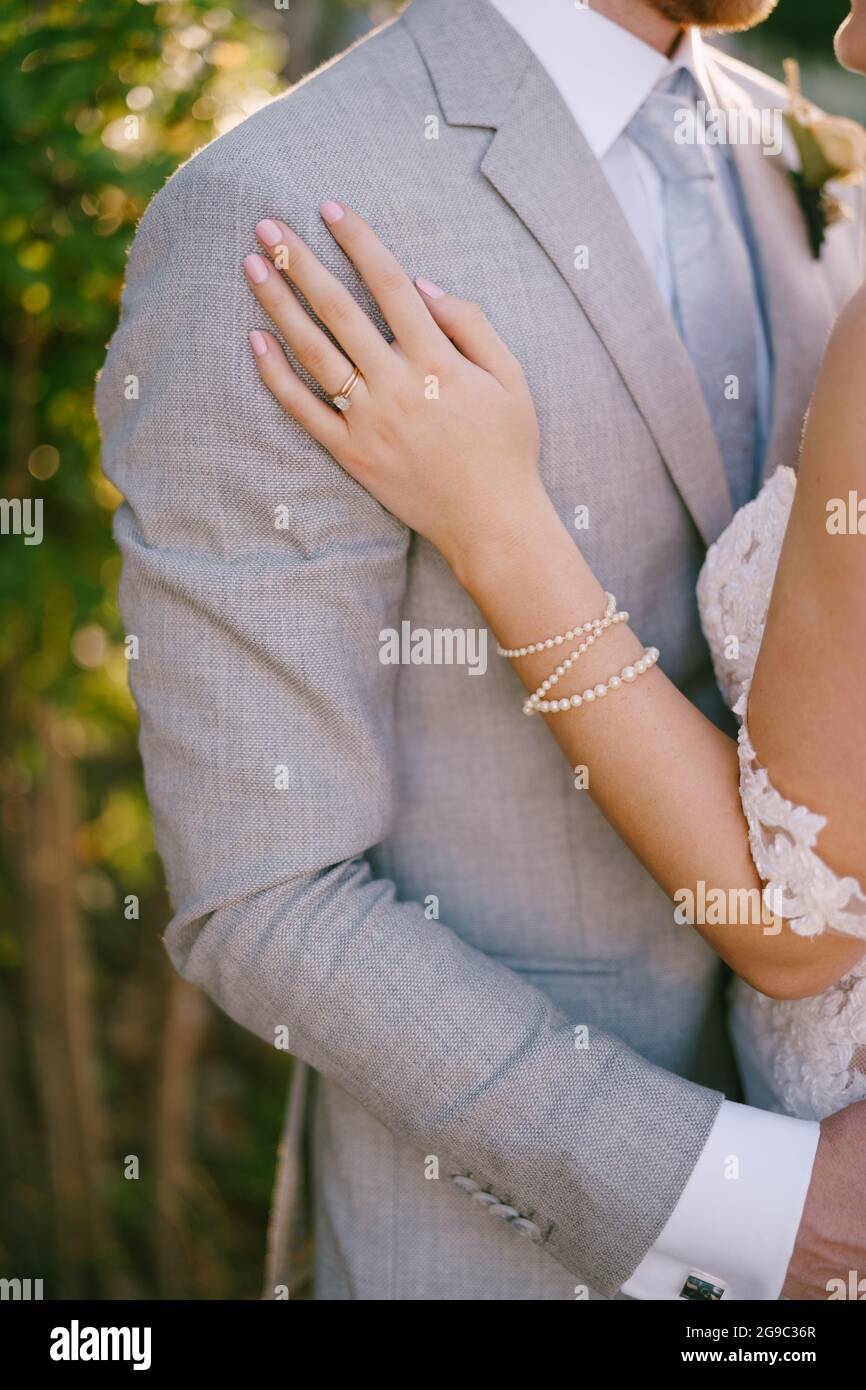 Hand shoulder hug hi-res stock photography and images - Alamy
