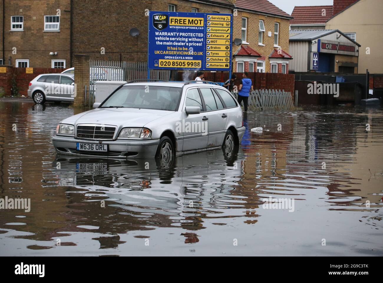 High volume water pumping hi-res stock photography and images - Alamy