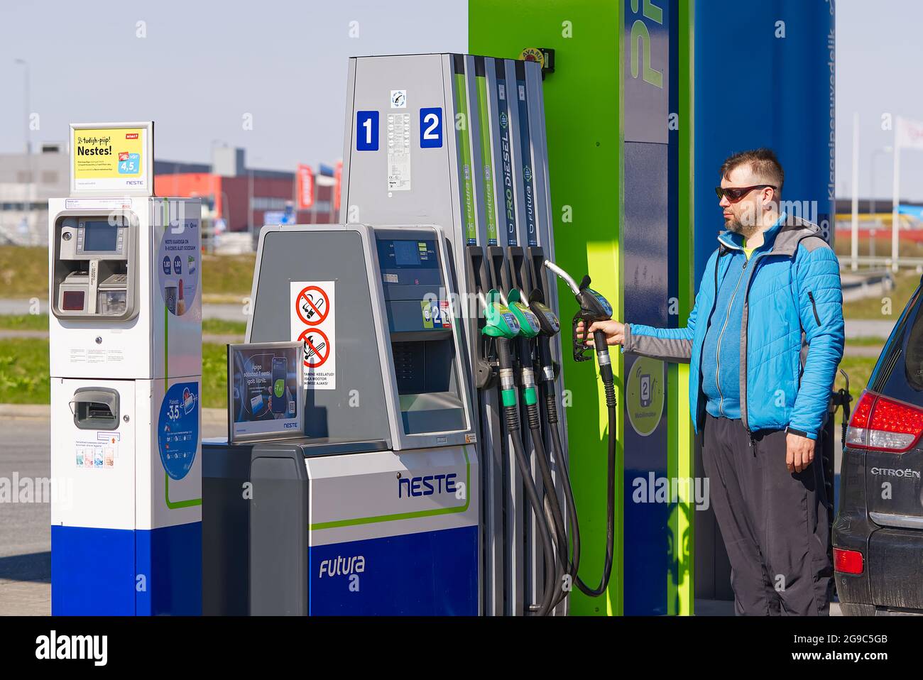 Neste gas station hi-res stock photography and images - Alamy