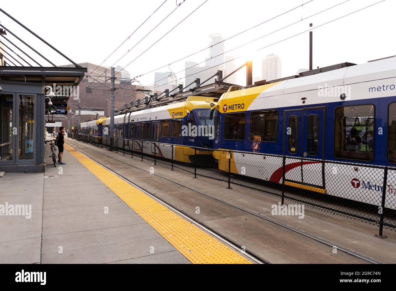 Metro sky train transport station hi-res stock photography and images ...