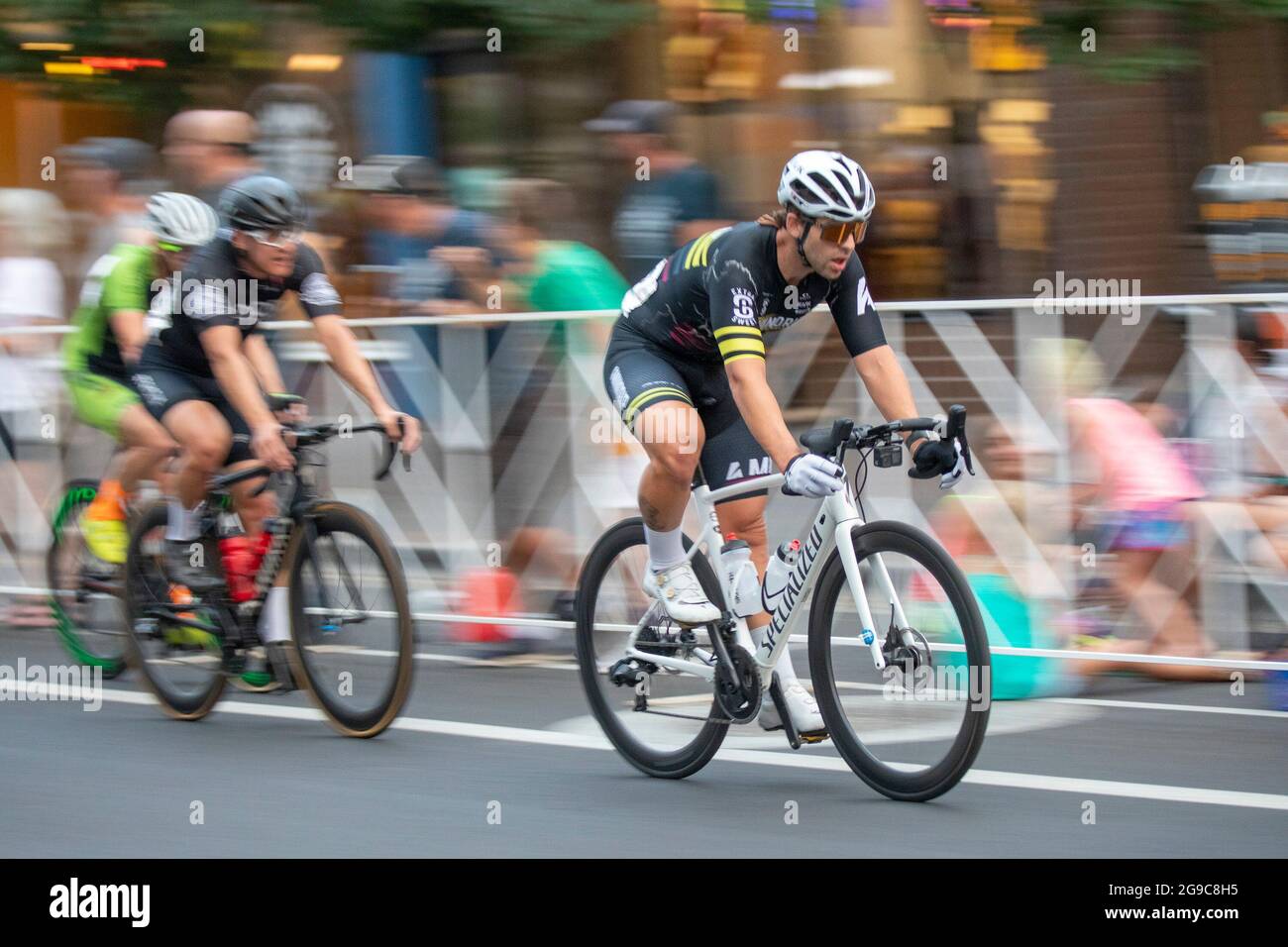 Leading the pack hi-res stock photography and images - Alamy