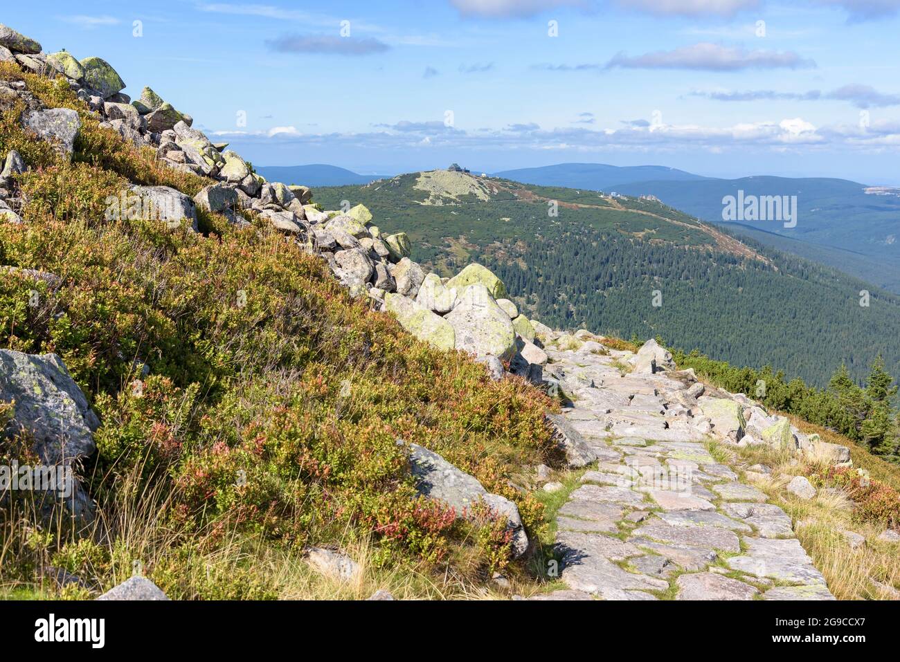 Trail to the shelter under Labski Szczyt mountain with Szrenica ...