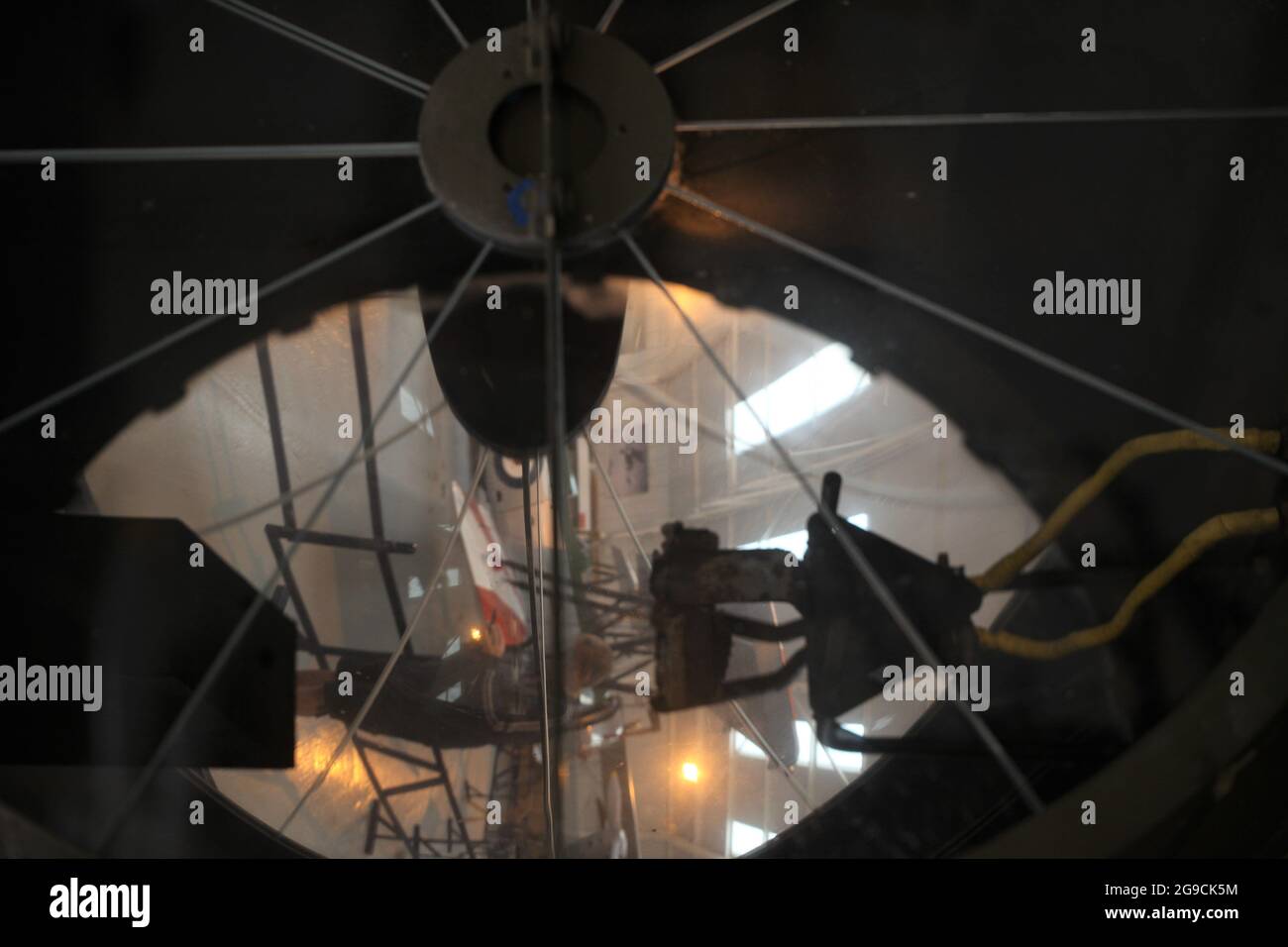 Ww2 searchlight hi-res stock photography and images - Alamy