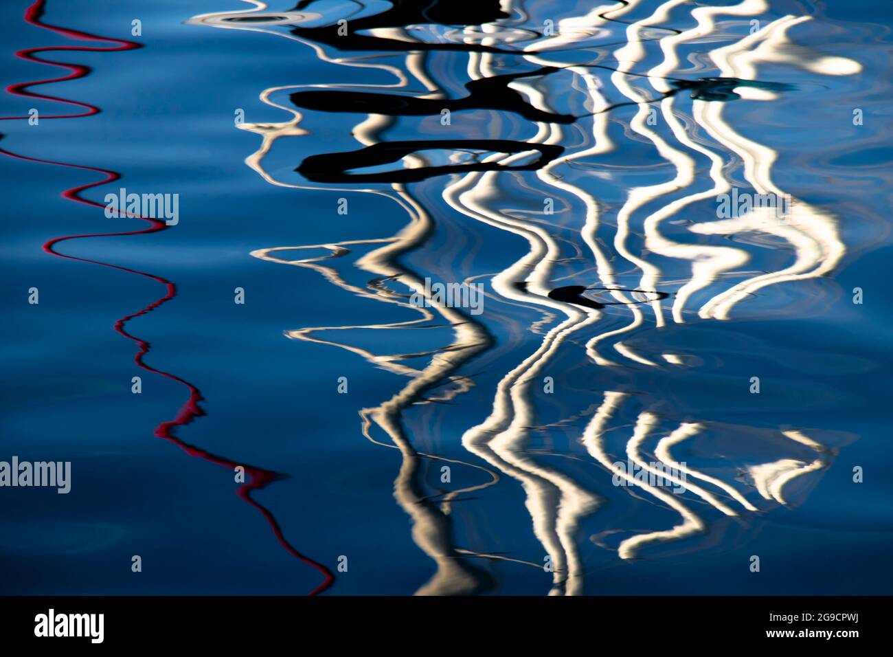 Abstract reflection detail hi-res stock photography and images - Alamy