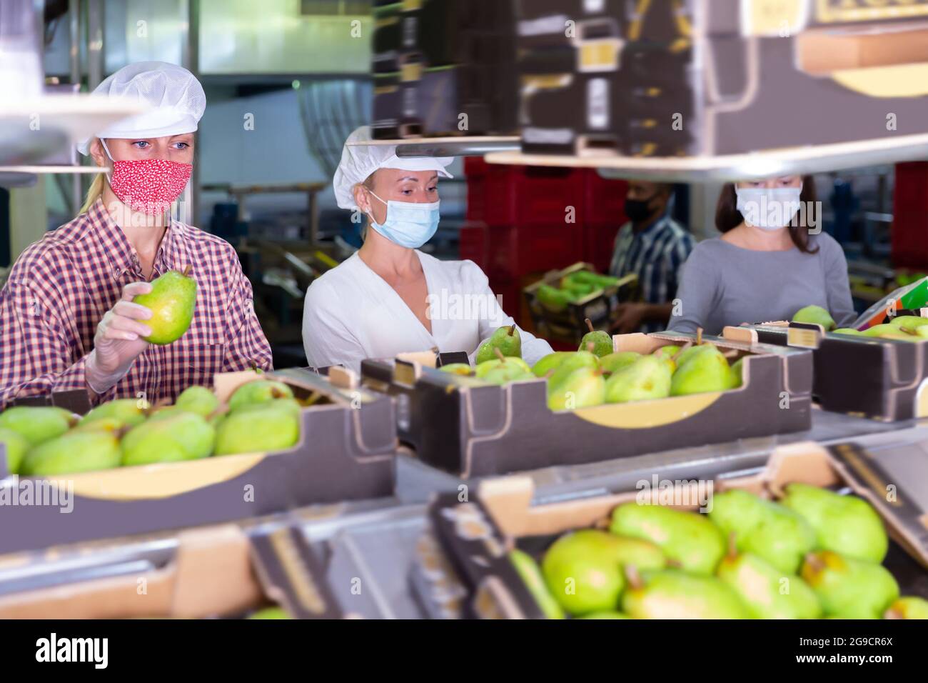 Sorting masks hi-res stock photography and images - Alamy